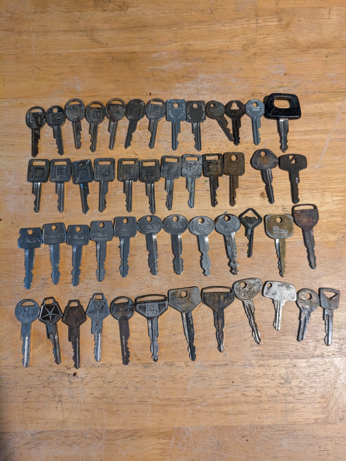 Lot Of Vintage Car Keys- GM, Ford, Toyota, Chrysler - 49 Automotive ...