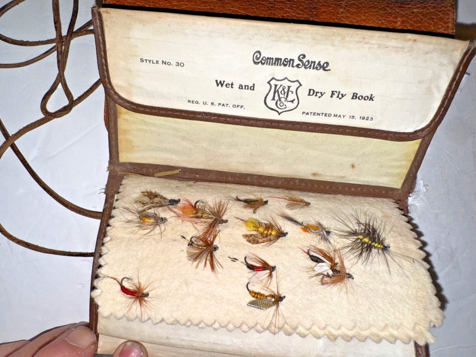 K&L Company "Common Sense" Wet & Dry Fishing Fly Book / Wallet with 45 ...