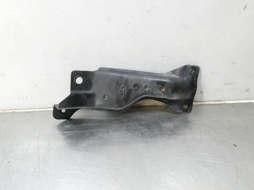 03-06 KIA SORENTO CENTER RADIATOR HOOD LATCH SUPPORT BRACKET OEM | eBay