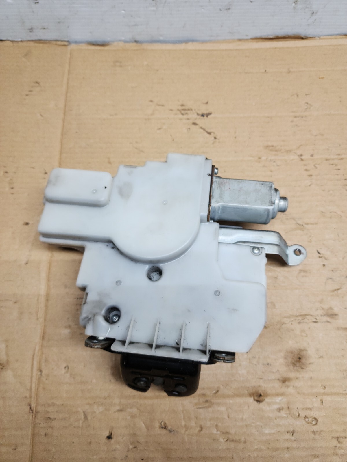 2011-2017 INFINITI QX56 QX80 REAR TAIL GATE TRUNK LATCH LOCK ACTUATOR ...