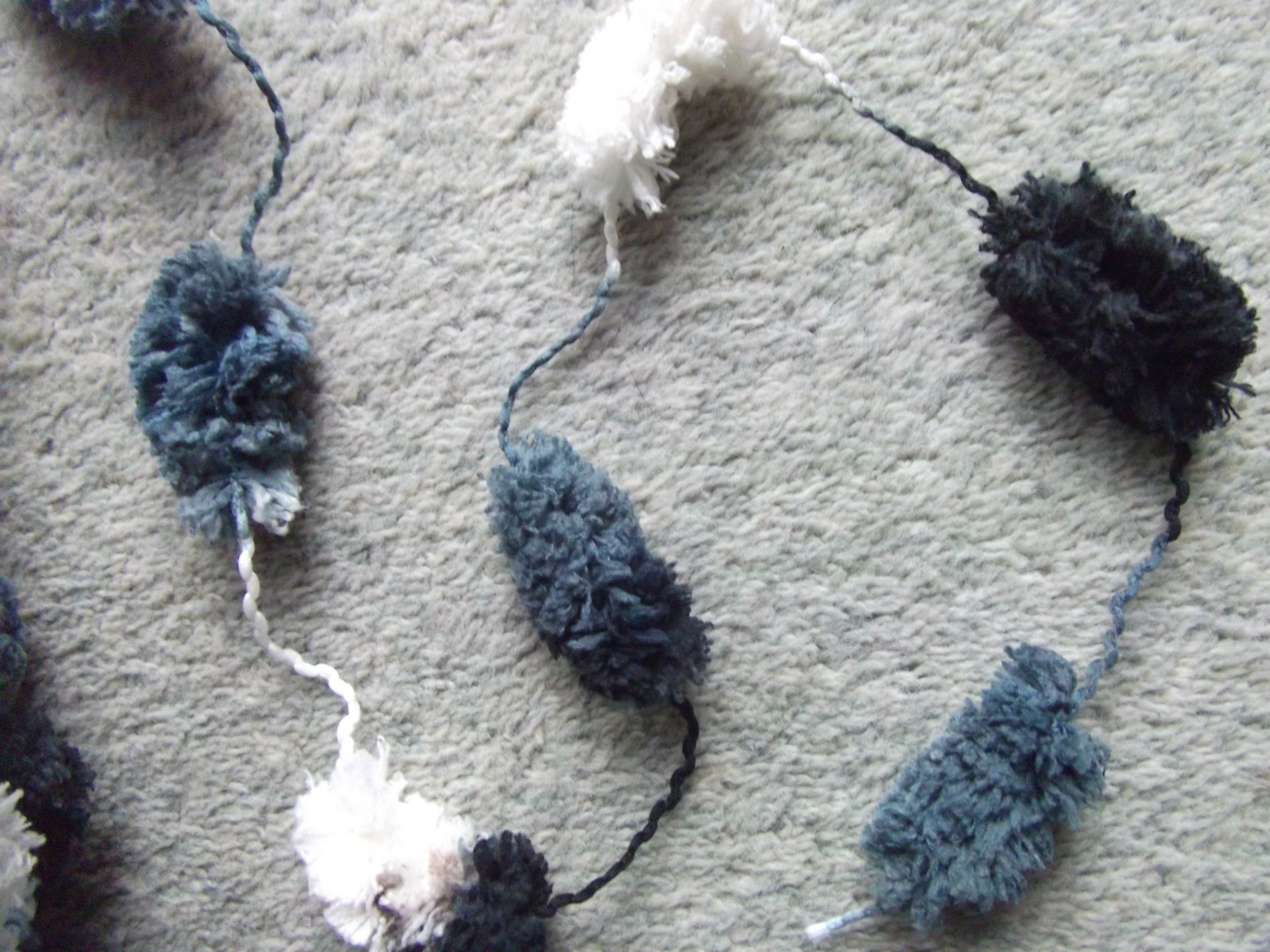 Pompon-Wolle Super Große Pompons Garn 100 g Schöller FUNNY Mega Color ...