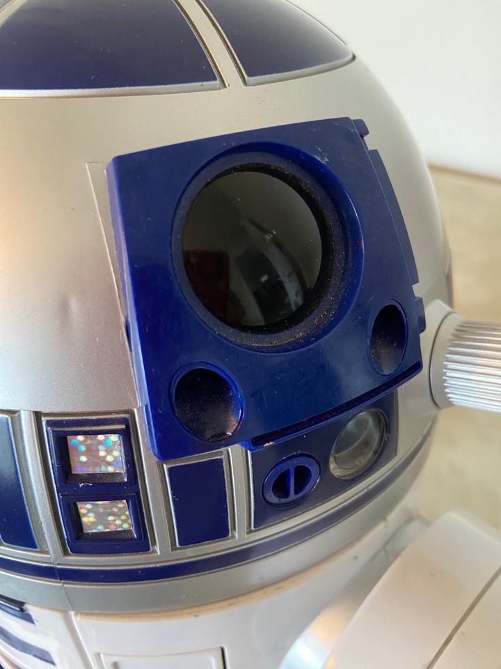 Hasbro Star Wars R2-D2 Voice Activated Interactive Astromech Droid Orig ...