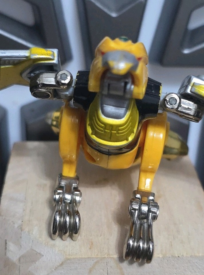 Bandai Power Rangers Wild Force Deluxe Yellow Eagle Zord Gaoranger ...