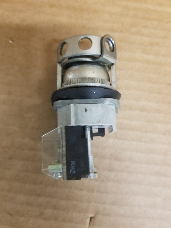 Allen Bradley 800T-J5-DX9 Two Position Selector Switch Lockable | eBay