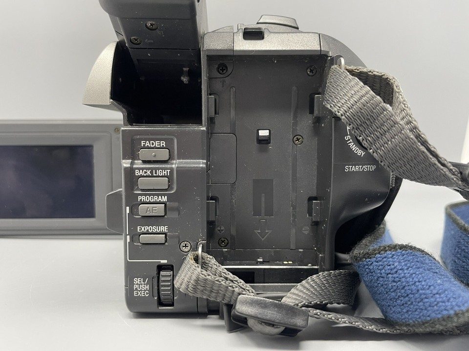 Sony Handycam CCD-TRV715 Hi8 NTSC Analog Camcorder VCR Player - Video ...