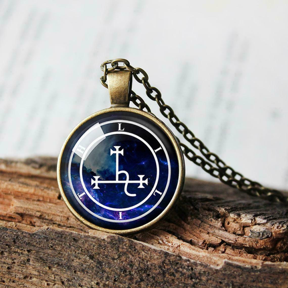 Collier ésotérique déesse Lilith sceau démon 666 diable satanique Satan ...