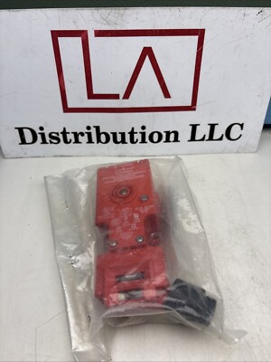 NEW ALLEN BRADLEY 440G-S36044 /B Guardmaster LOCKING SWITCH 440G-MT ...