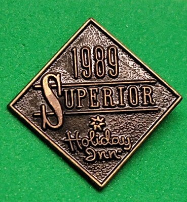 1989 HOLIDAY INN HOTEL BADGE SERVICE PIN SUPERIOR CUSTOMER SERVICE | eBay