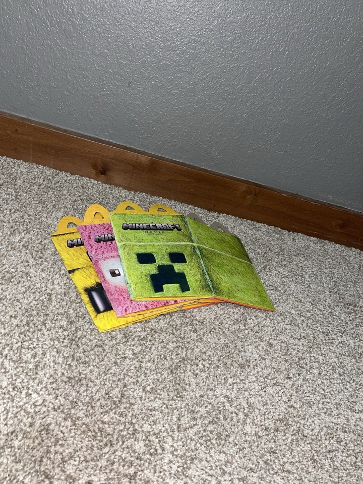 Minecraft Happy Meal 4FT Poster Set + 3FT Drive-thru sign -McDonald’s ...