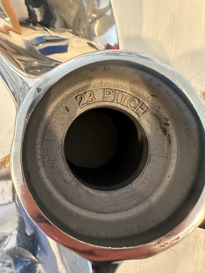 Signature Eagle Three Blade 13 3/4 X 23P RH Propeller Yamaha or ...