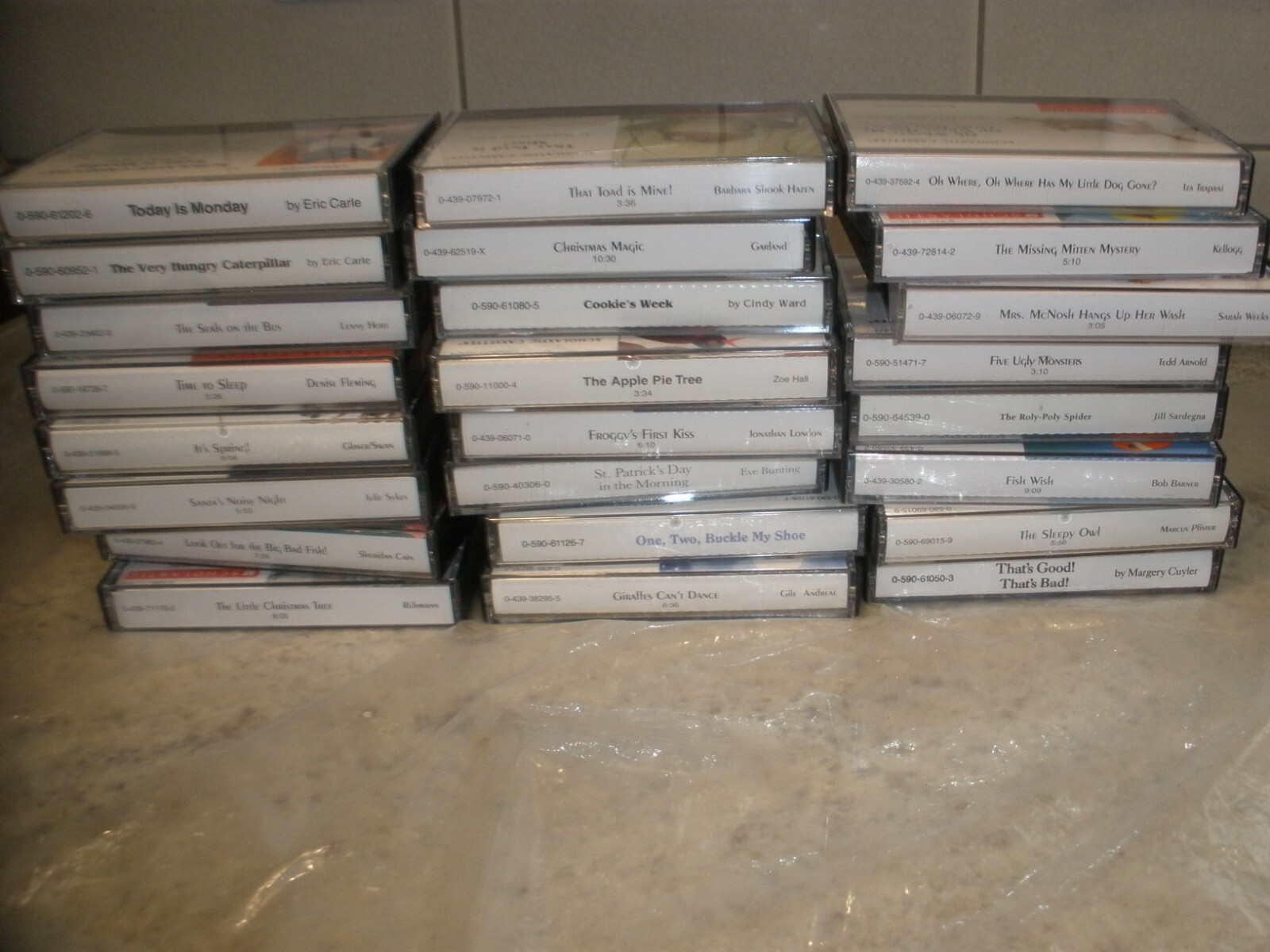 Lot of 24 Scholastic Cassette Tape Stories Books on Tape | eBay