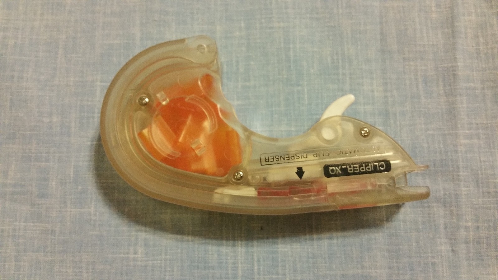 CLAM CLIP DISPENSER THE CLIPPER_XQ WITH 25 CLIPS – ORANGE CLIPS | eBay