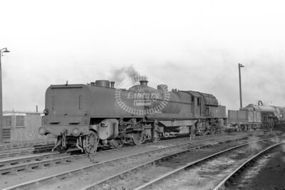 PHOTO British Railways Steam Locomotive 47977 at York - Neville Stead ...