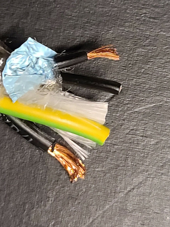 igus CF21.40.15.02.01.UL 12/4C+ 16/1P Chainflex Servo Continuous Flex ...