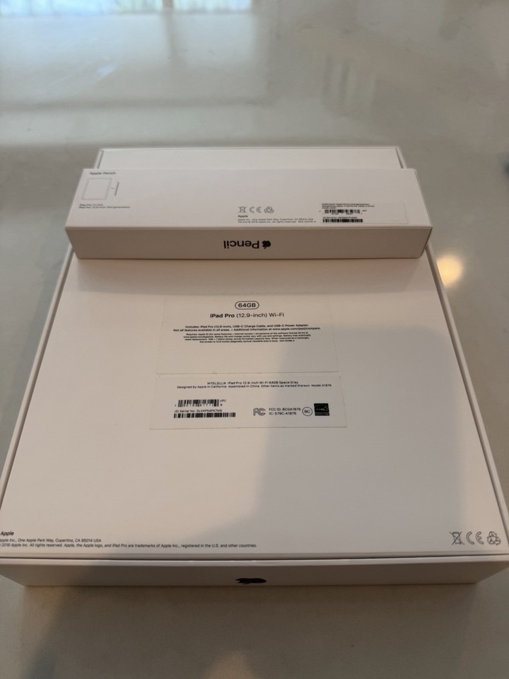 Apple iPad Pro 12.9-inch 3rd Gen A1876 With Folio Case and Apple Pencil ...
