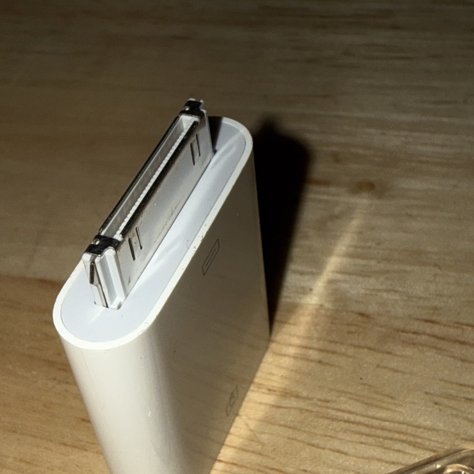 Apple USB to 30 Pin Adapter Model A1358 | eBay