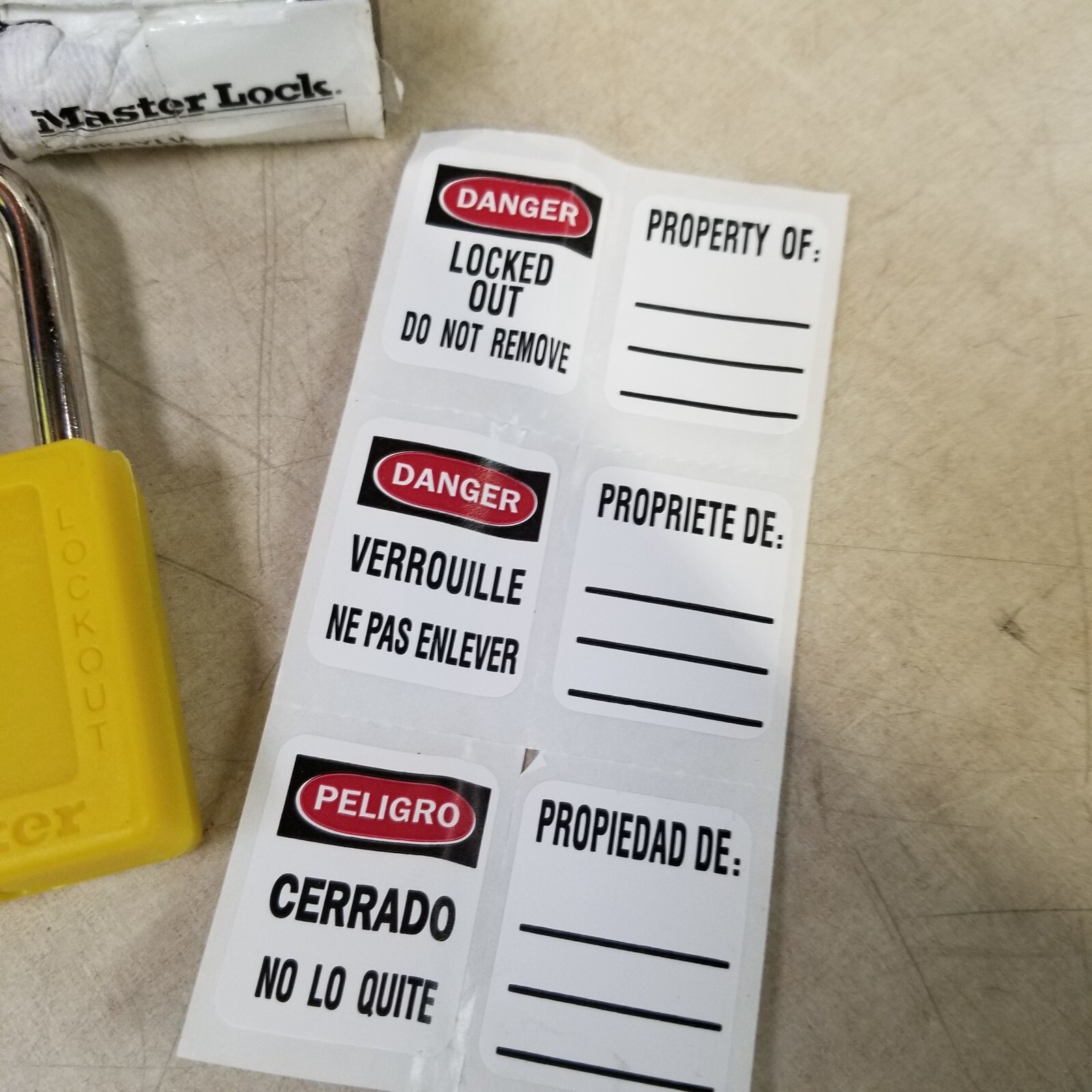 Lot of 4 - Master Lock 410KAYLW Lockout Padlock KA Yellow 1-3/4 Safety ...