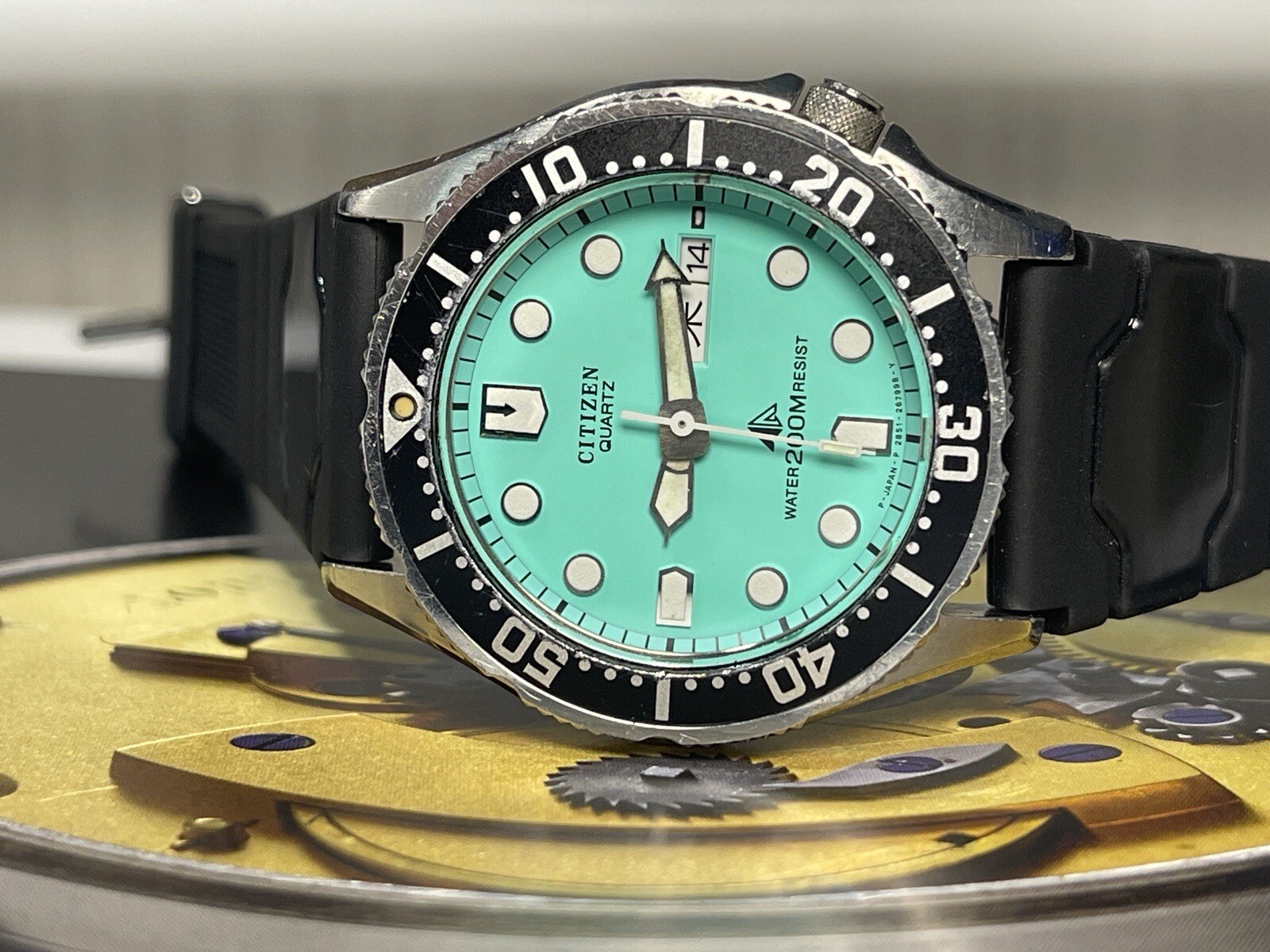 1995 Citizen Promaster Diver Quartz Mens Watch - Gem