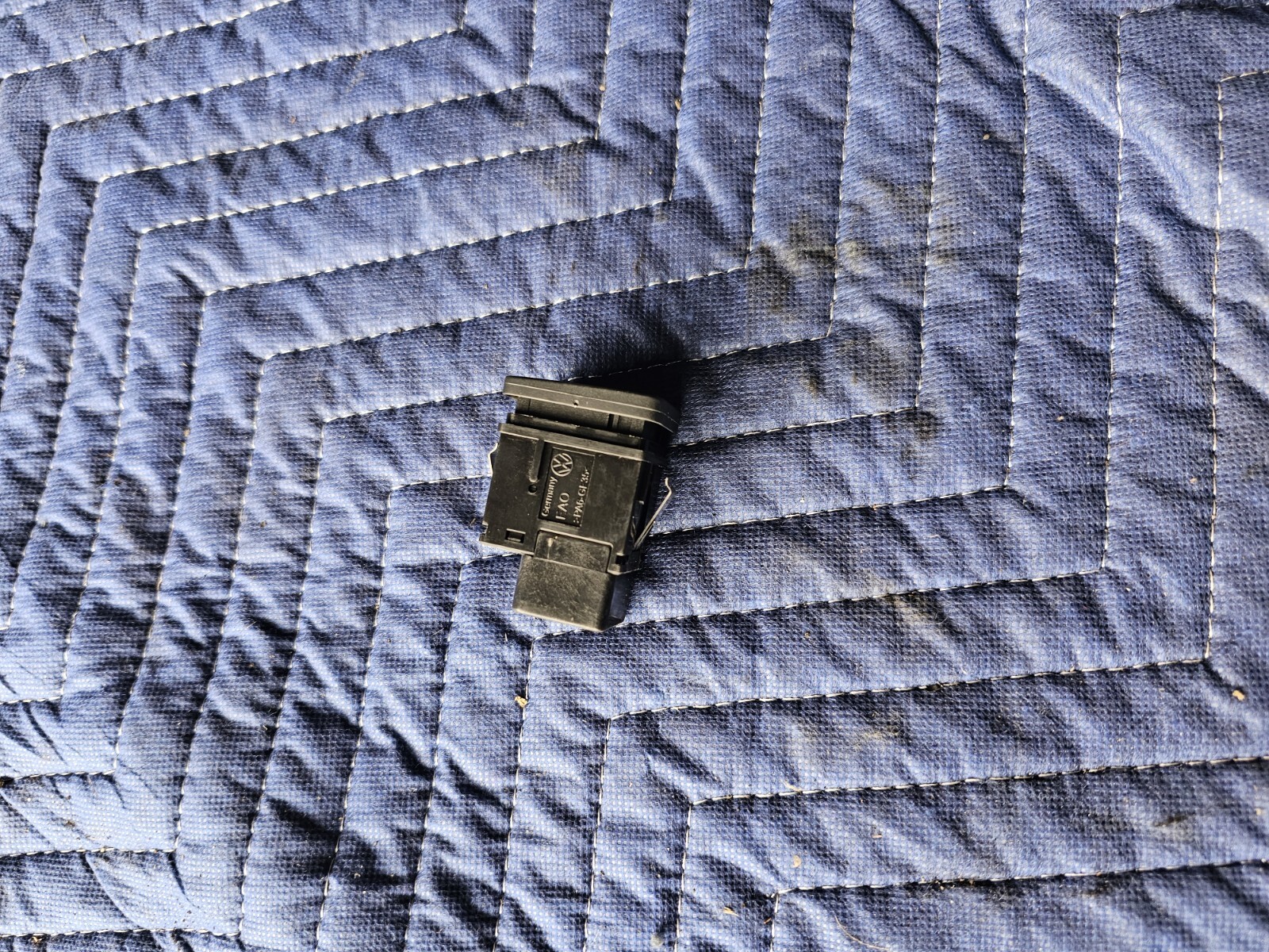 GENUINE VW PASSAT R36 B6 HANDBRAKE PARK BRAKE SWITCH 3c0927225c | eBay ...