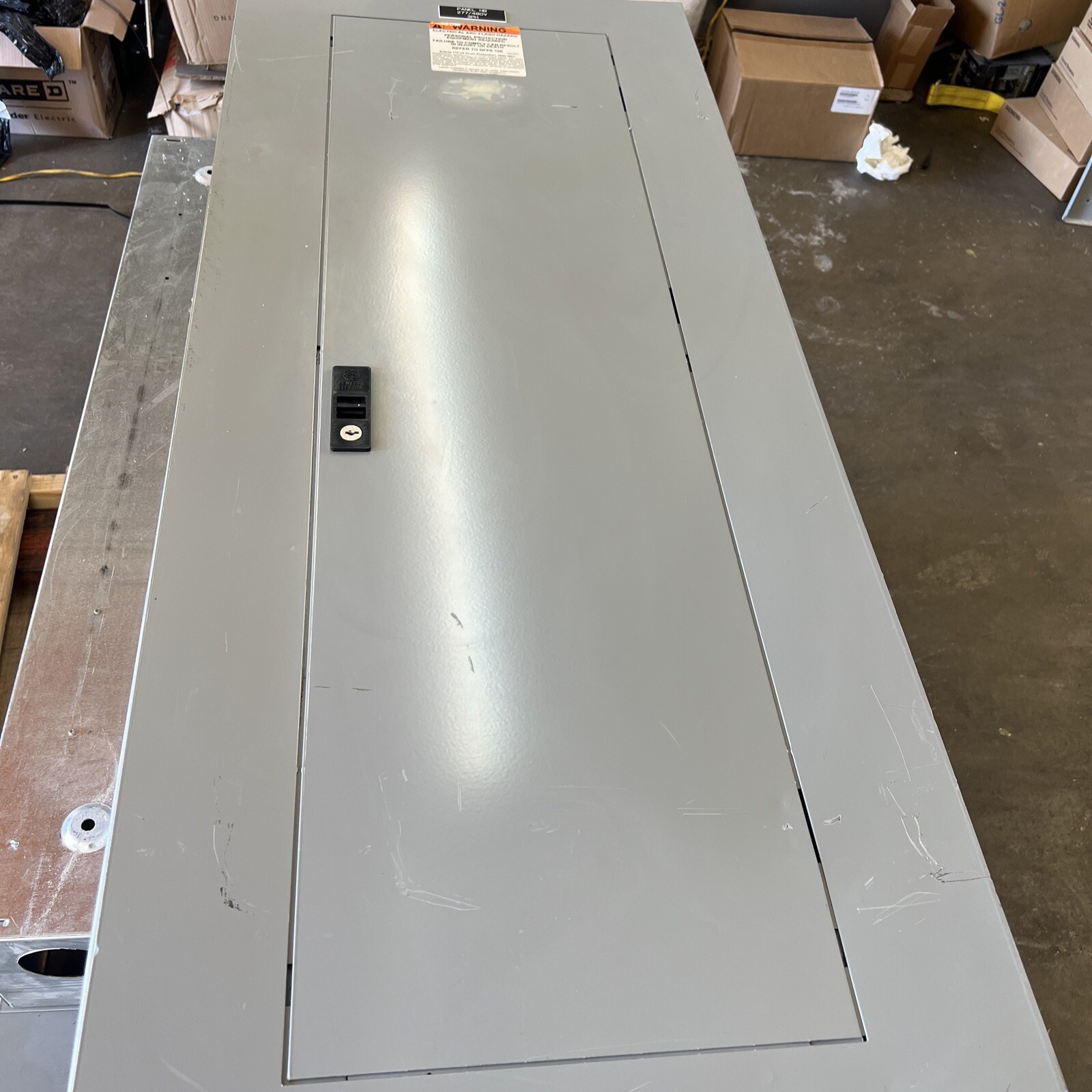 GE MAIN LUG PANEL BOARD 225 AMP 480V 42 SPACE NEMA 1 AEF3422MBX WITH ...