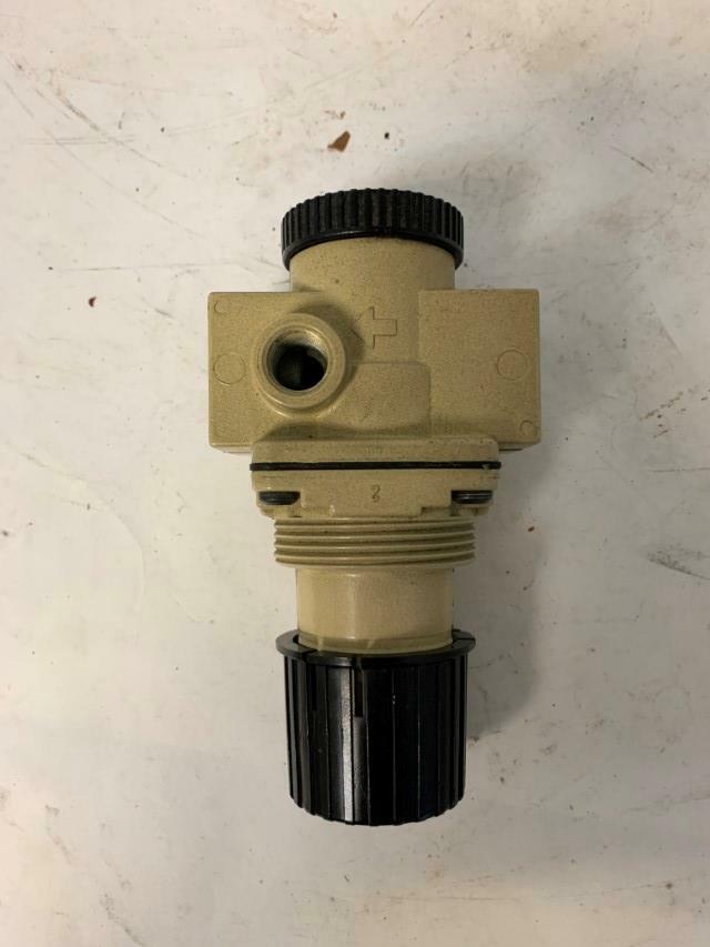 Dixon Model: R08-200R Mini regulator, 300PSI inlet, 150PSI outlet, 17SF ...