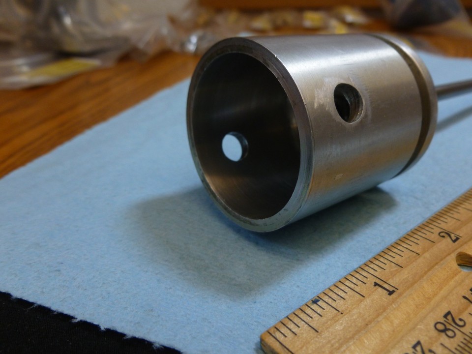 Cessna NOSE STRUT PLUG & METERING PIN ASSEMBLY (182 / 206 / 207 & 210 ...