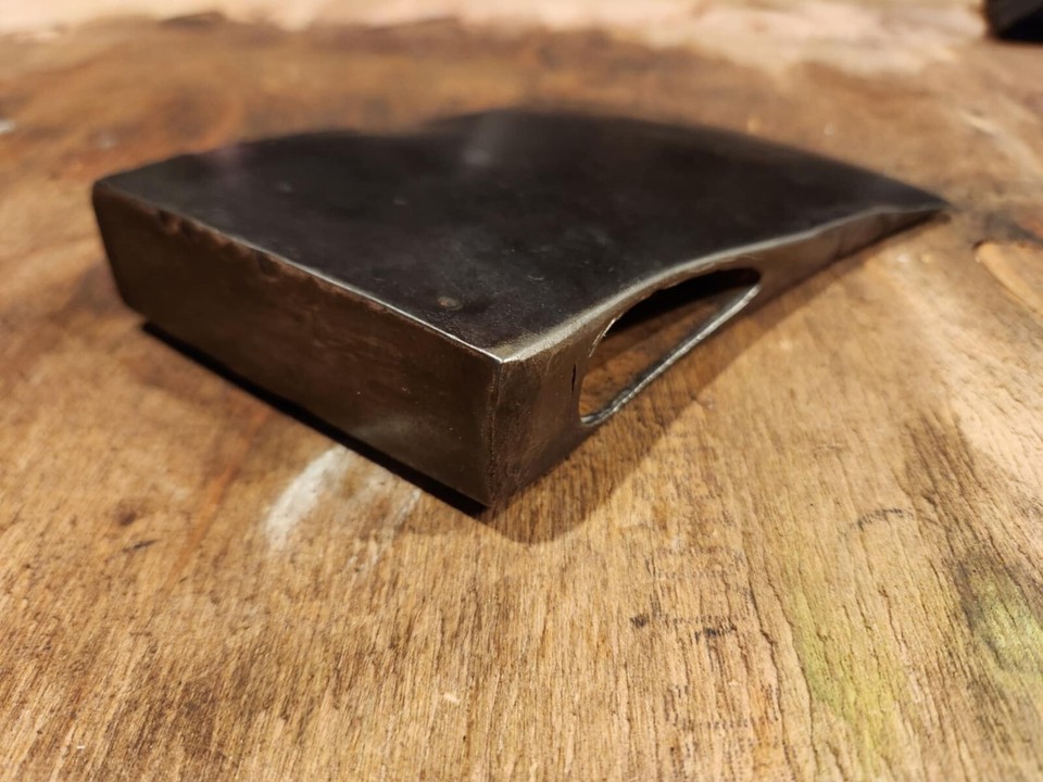 Dandenong 'World's Finest' Cyclone, vintage Tasmanian pattern axe, 4 ...