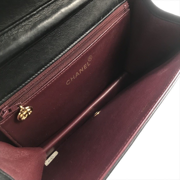 Good Condition CHANEL Coco Mark Matelass Lambskin Push Lock Chain ...