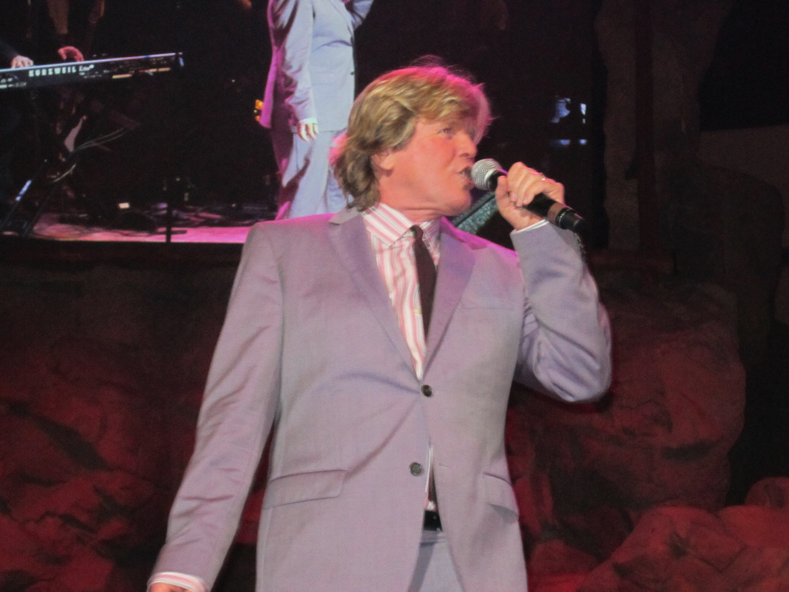 HERMAN'S HERMITS PETER NOONE signed 1967 THERE'S A KIND OF HUSH Record ...