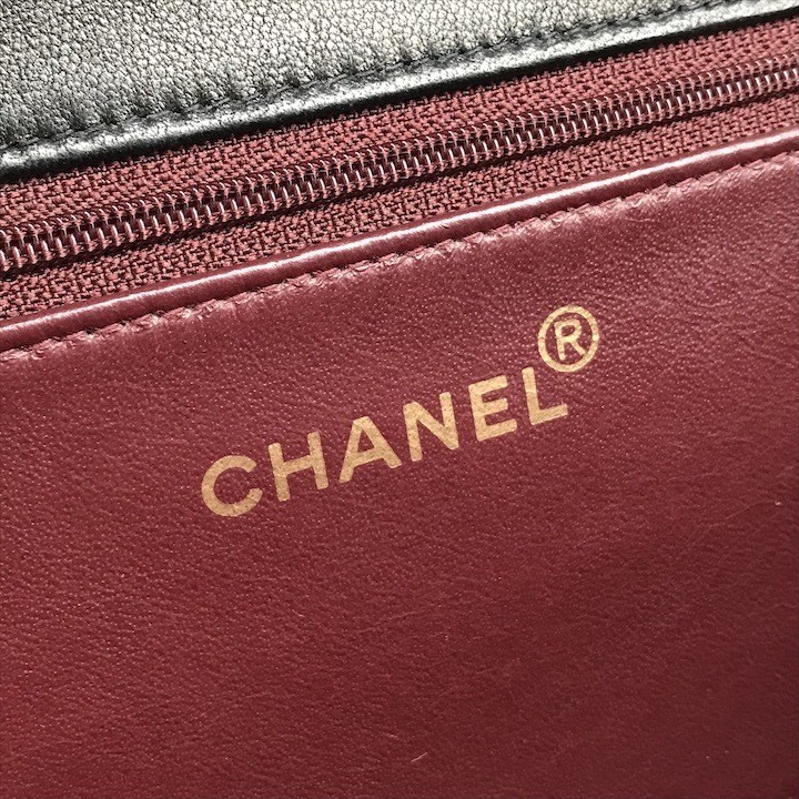 Good Condition CHANEL Coco Mark Matelass Lambskin Push Lock Chain ...