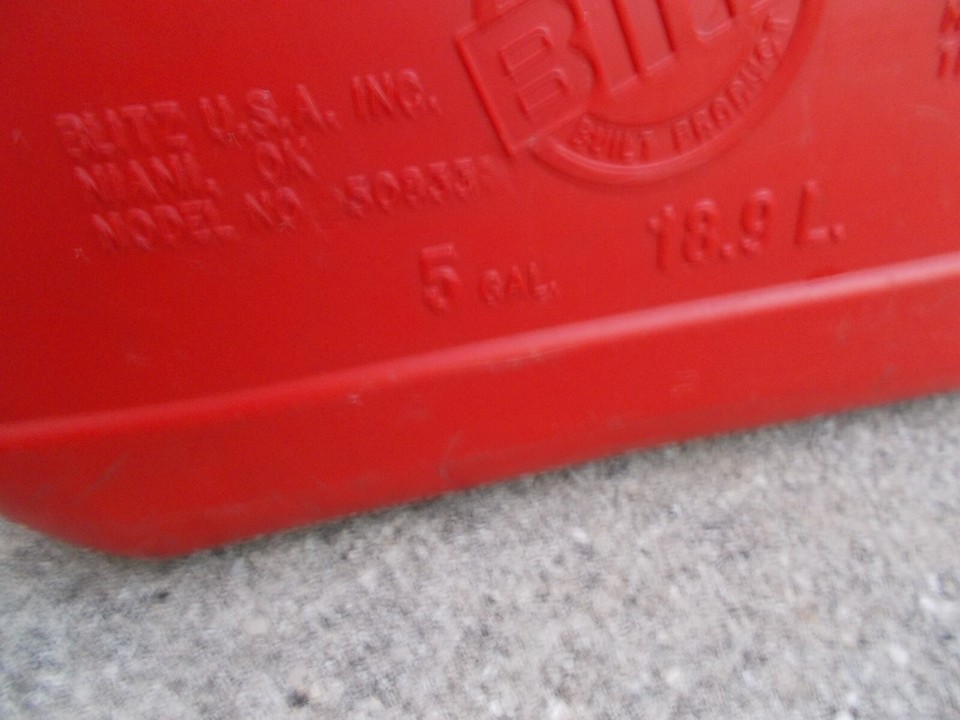 Blitz 5 Gallon Pre Ban Gas Can W Vented Spout 50833 | eBay