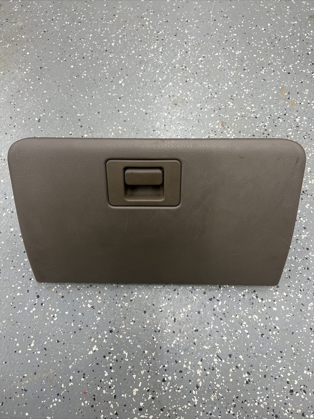 02-05 FORD EXPLORER GLOVE BOX GLOVEBOX DASH STORAGE COMPARTMENT TAN oem ...