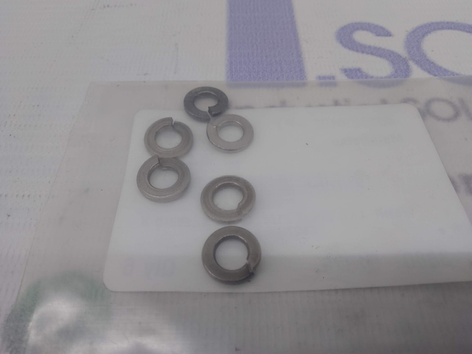 Applied Materials 3880-01026 wshr lkg split $1/4 .487od x .260id x ...