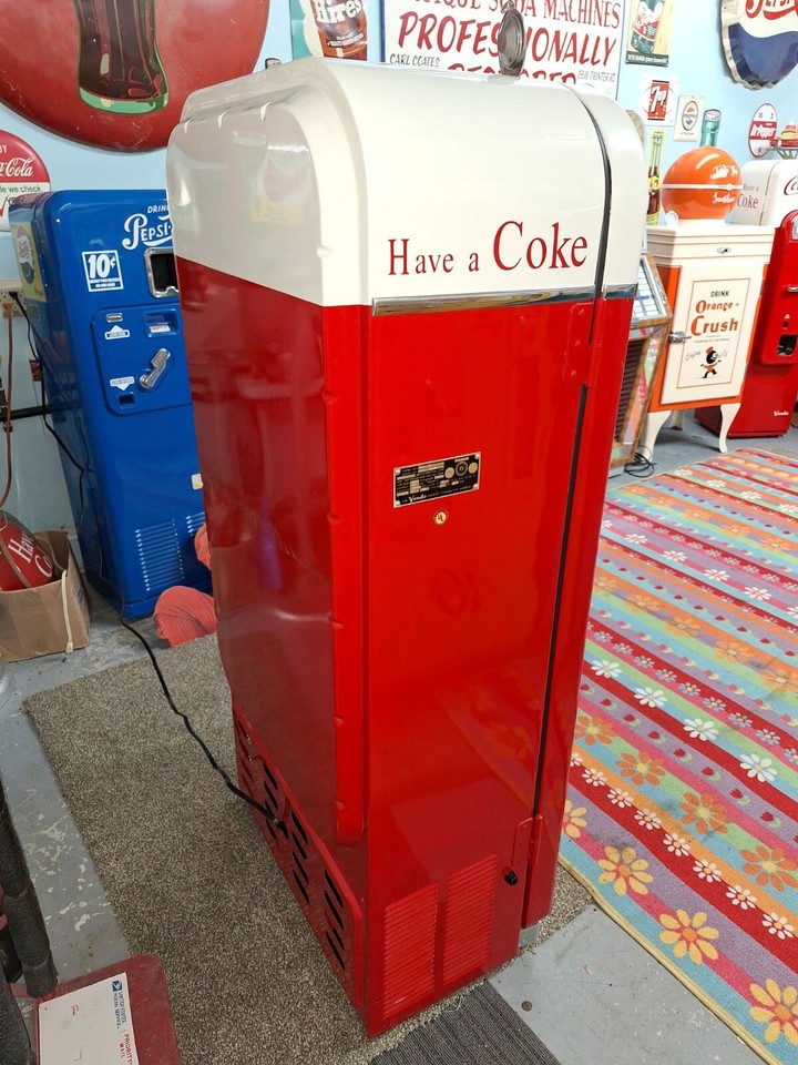 Beautiful Restored 1950s Coke Coca Cola Machine Vendo 81 44 39 72 56 ...