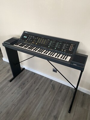 Yamaha PSR-6300 Keyboard, Synthesizer, inkl. orig. Ständer/Tisch ...