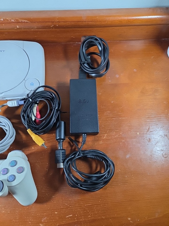 Sony PlayStation 1 PS1 Slim PSone Console With Cables Controller & Game ...