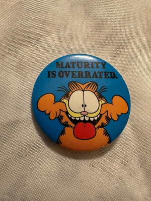 GARFIELD Cat Pin Pinback Button Badge Vintage 80s ‘Maturity Is ...