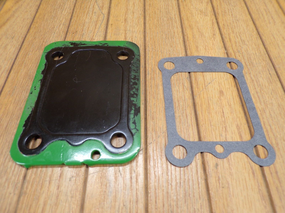 JOHN DEERE TRANSAXLE SIDE COVER & GASKET PART NO: LVU803123 & LVU803124 ...