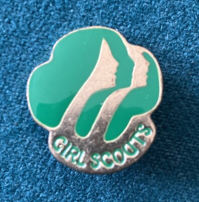 Vintage 1980 GIRL SCOUTS Green & Gold Tone Pin * 80s Memorabilia | eBay
