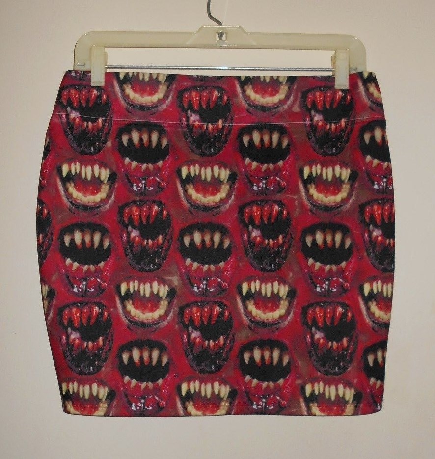 Vintage Print Scary Bloody Lips Teeth Monster Fashion… - Gem