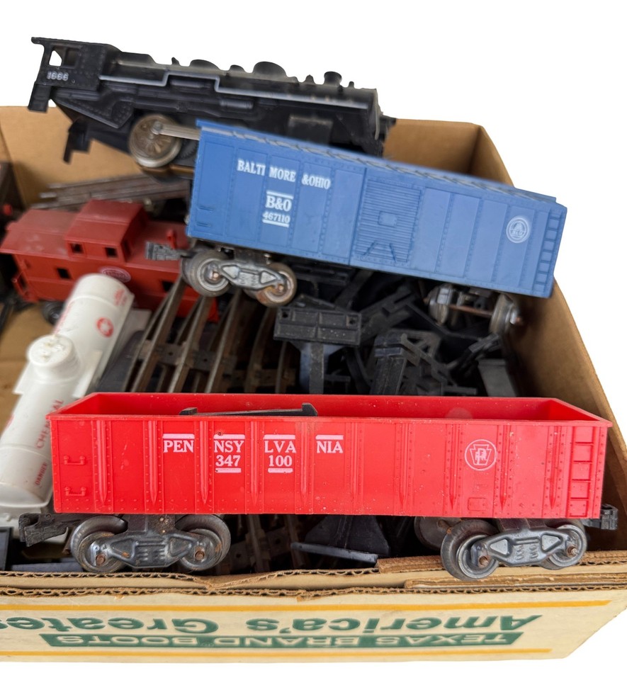Louis Marx O-Gauge Electric Toy Train Set Lot Cars Accessories Track ...