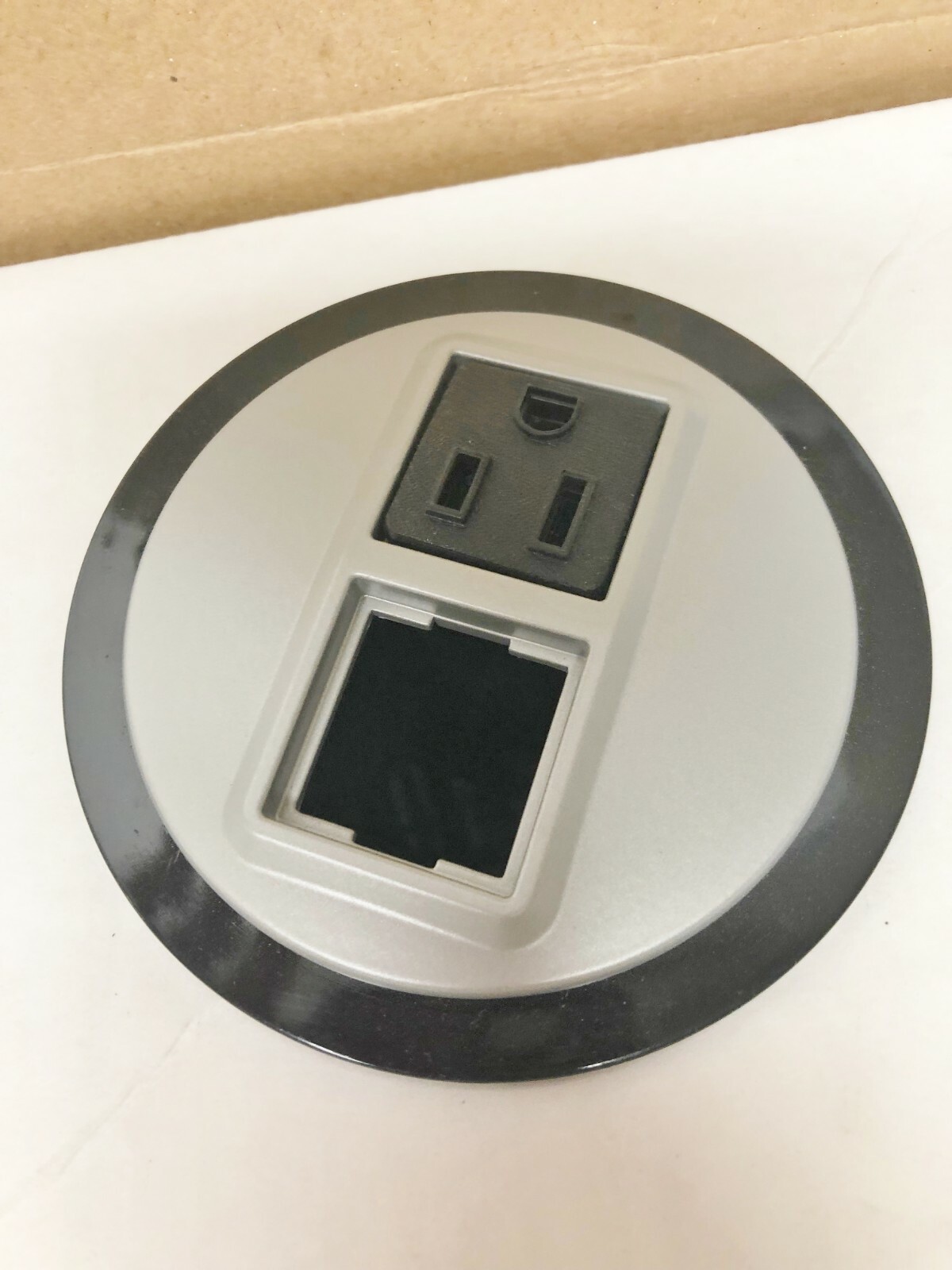 Byrne Power Data Center Node Silver/Black 1-Outlet 1-2port USB ...