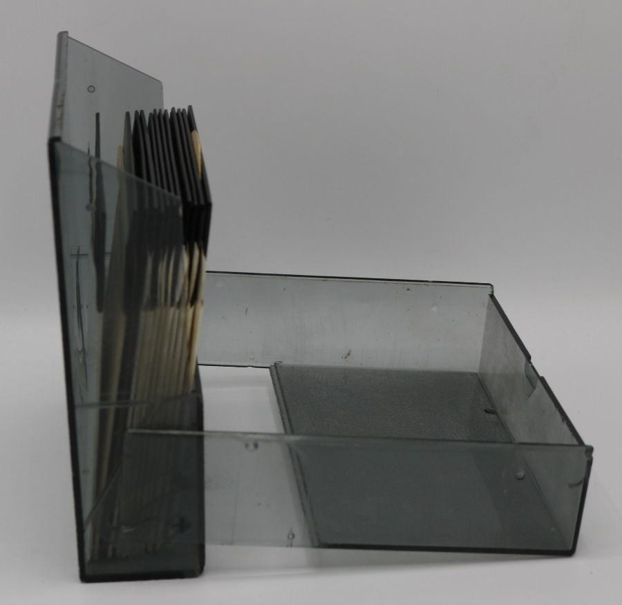 Translucent Flip 'n' File with 12 Floppy Disks for Commodore 64/128 SSI ...