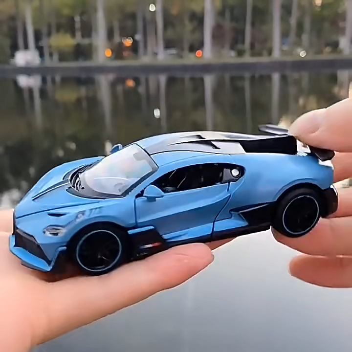 1:32 Bugatti Divo Alloy Diecast Car Model - Sound Light Pull-Back Toy ...