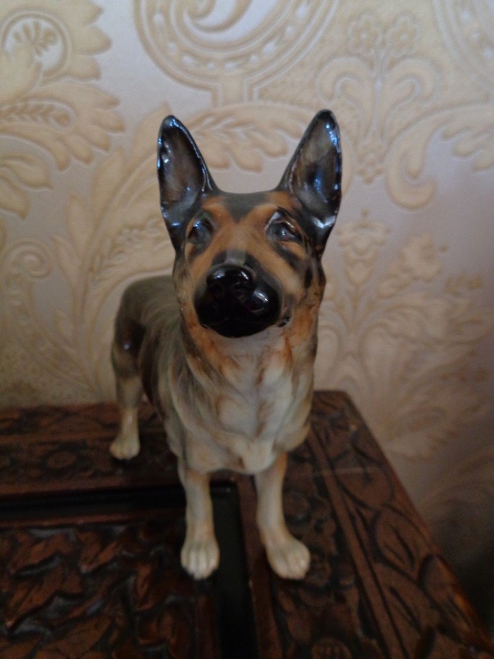 Goebel German Shepherd Alsatian Figurine CH 618 Made In 1968 | eBay