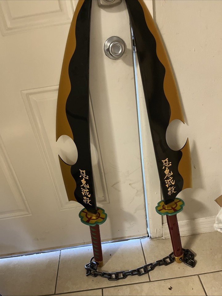 Bandai Spirits Proplica Tengen Uzui Nichirin Swords from the anime ...