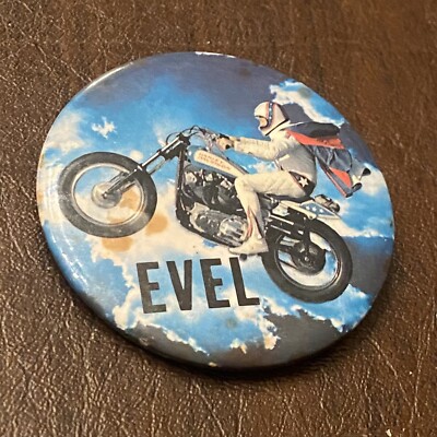 Vintage EVEL KNIEVEL FLYING CAPE 1974 Motorcycle Jump Daredevil Pinback ...