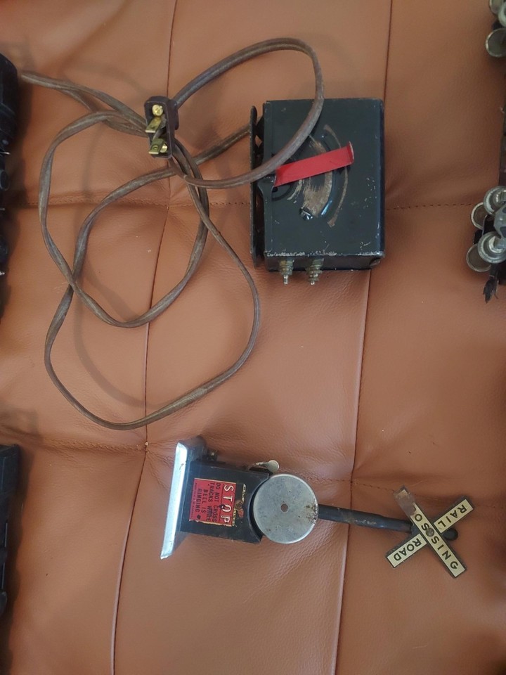 MIXED MARX & LIONEL O Gauge Train lot with TWO ENGINES, TINDER CAR, AND ...