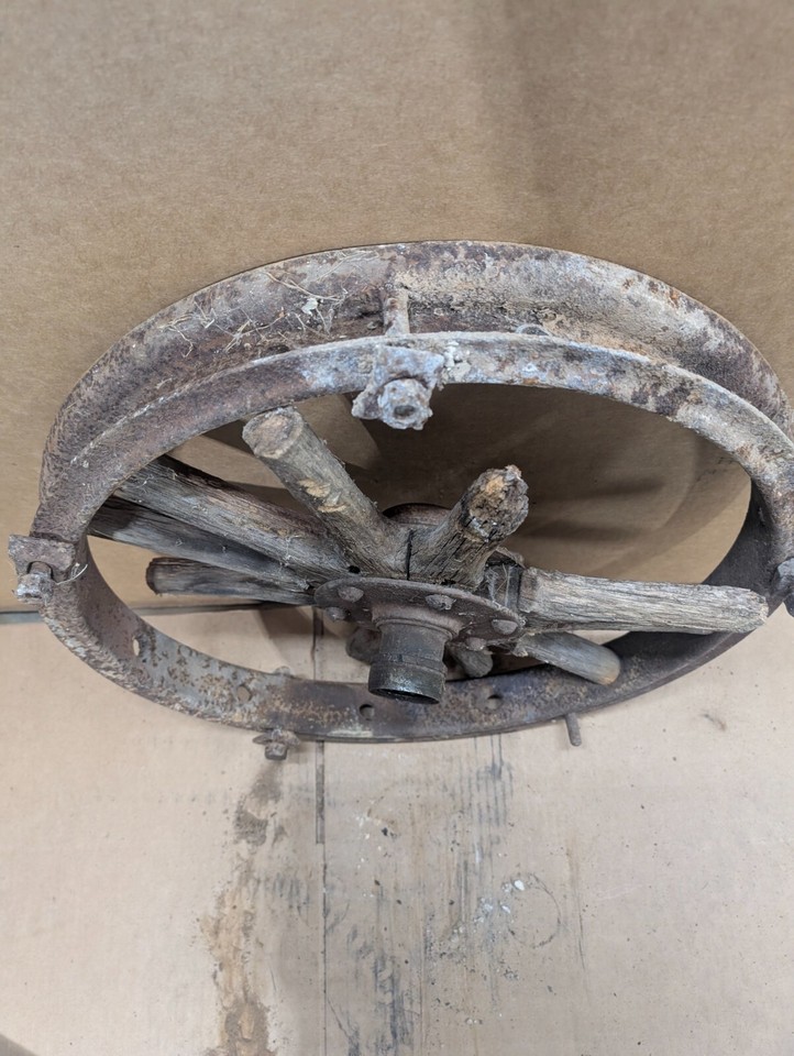 Antique Ford Model T Wheel Hub 21" Diameter 12-Wooden Spoke Wood Steel ...