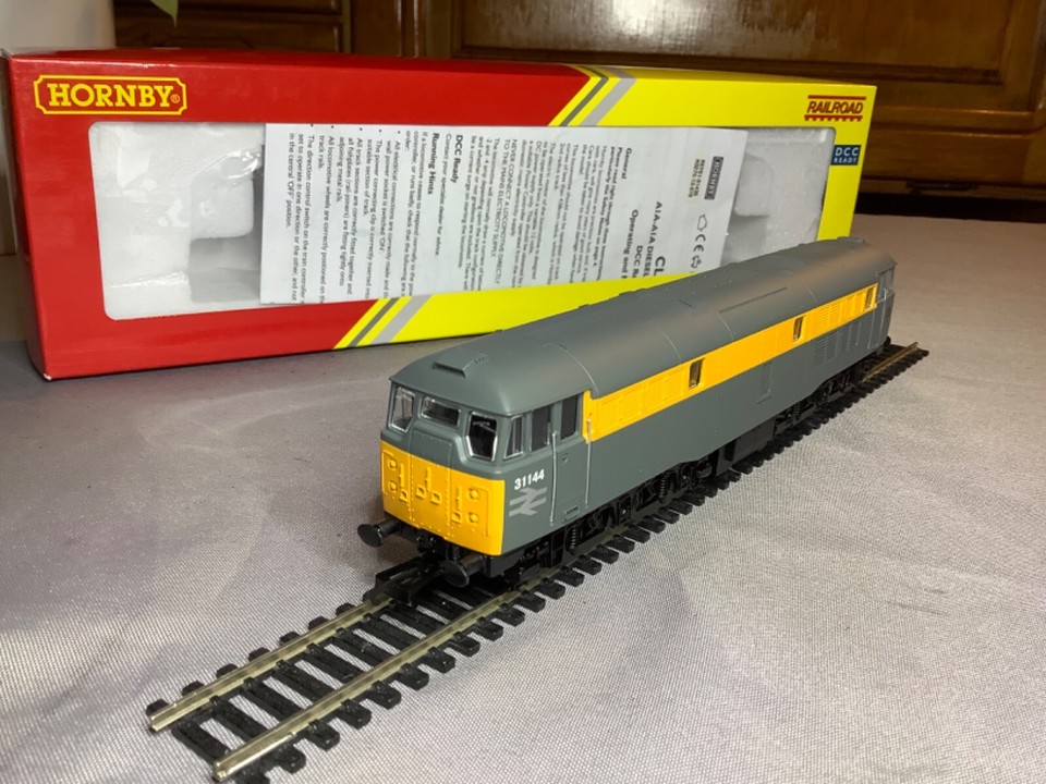 Hornby R3275 BR Civil Engineering Class 31 Diesel Loco 31144 | eBay UK